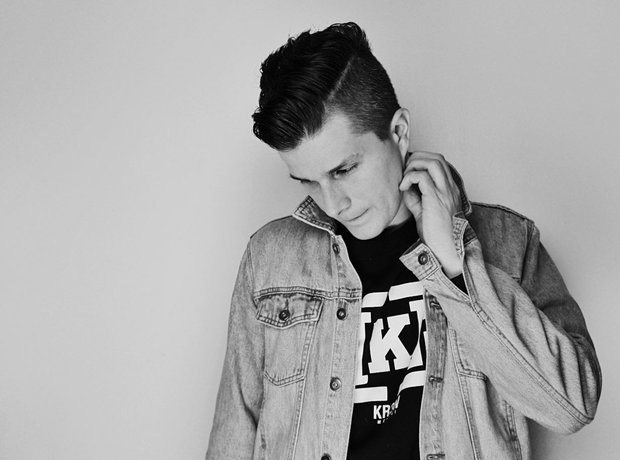 Η πολύ ωραία επιστροφή του Le Youth, με ένα λίγο διαφορετικό κομμάτι ...